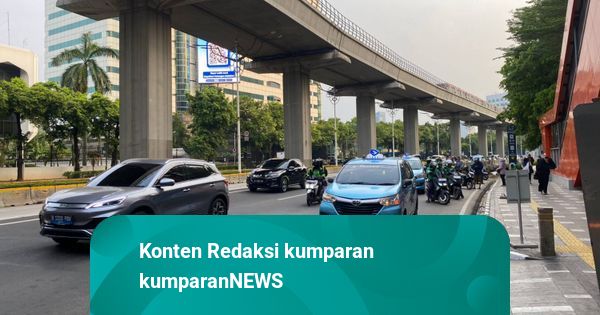 Sempat Macet Parah Imbas Demo Depan Kemenkes, Jalan Rasuna Said Kembali Lancar | kumparan.com